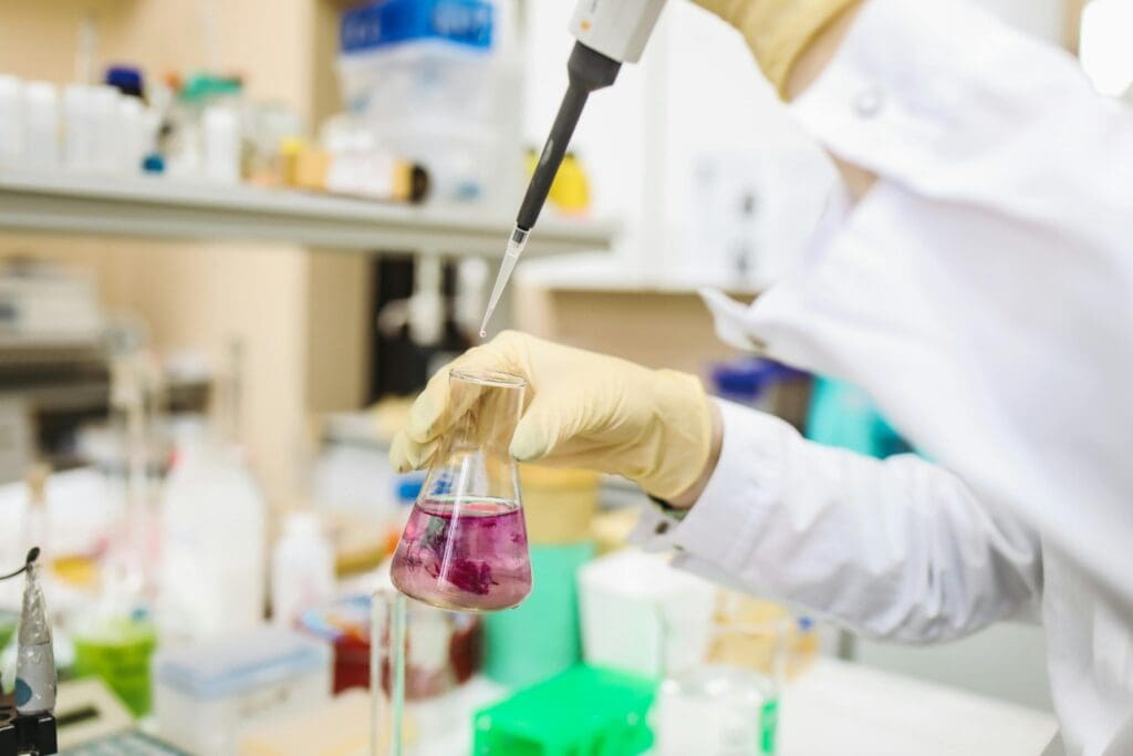 How Laboratory Movers Safeguards Biosamples During Transport ...